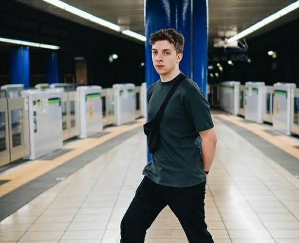 Slogo Age Real Name, Net Worth, Birthday, Height, Bio, Age, Wife, Family Slogo Age Real Name, Net Worth, Birthday, Height, Bio, Age, Wife, Family